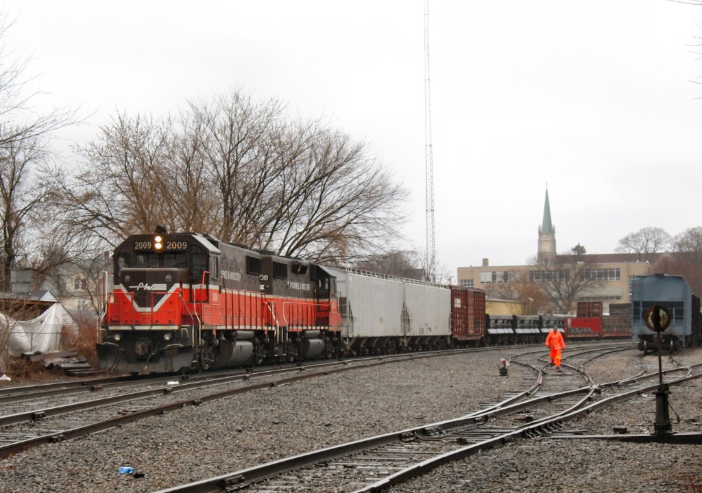Train PR-2 Valley Falls Yard